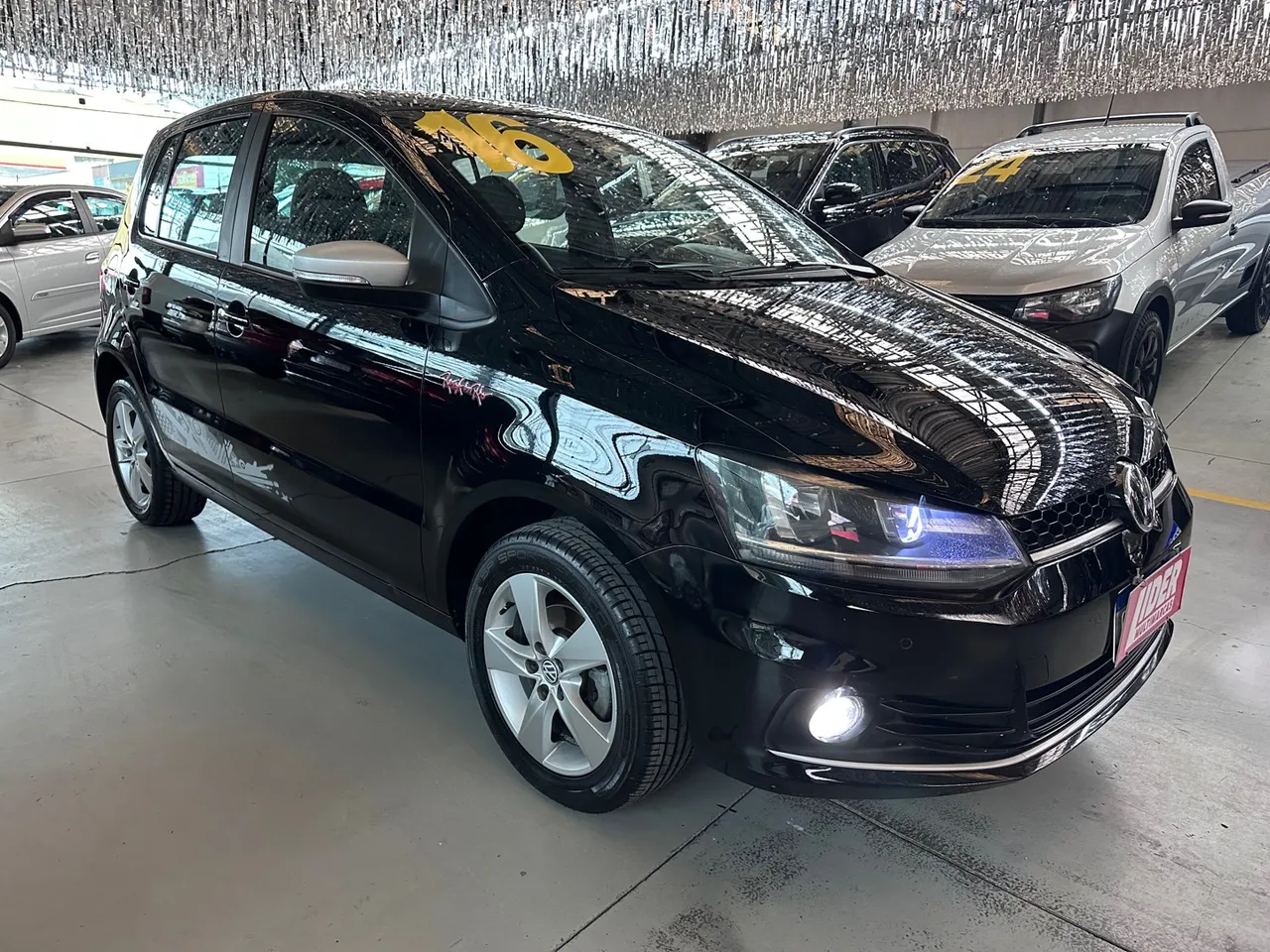 Volkswagen Fox ROCK IN RIO 1.6 MI TOTAL FLEX 8V 5P Usados e Novos