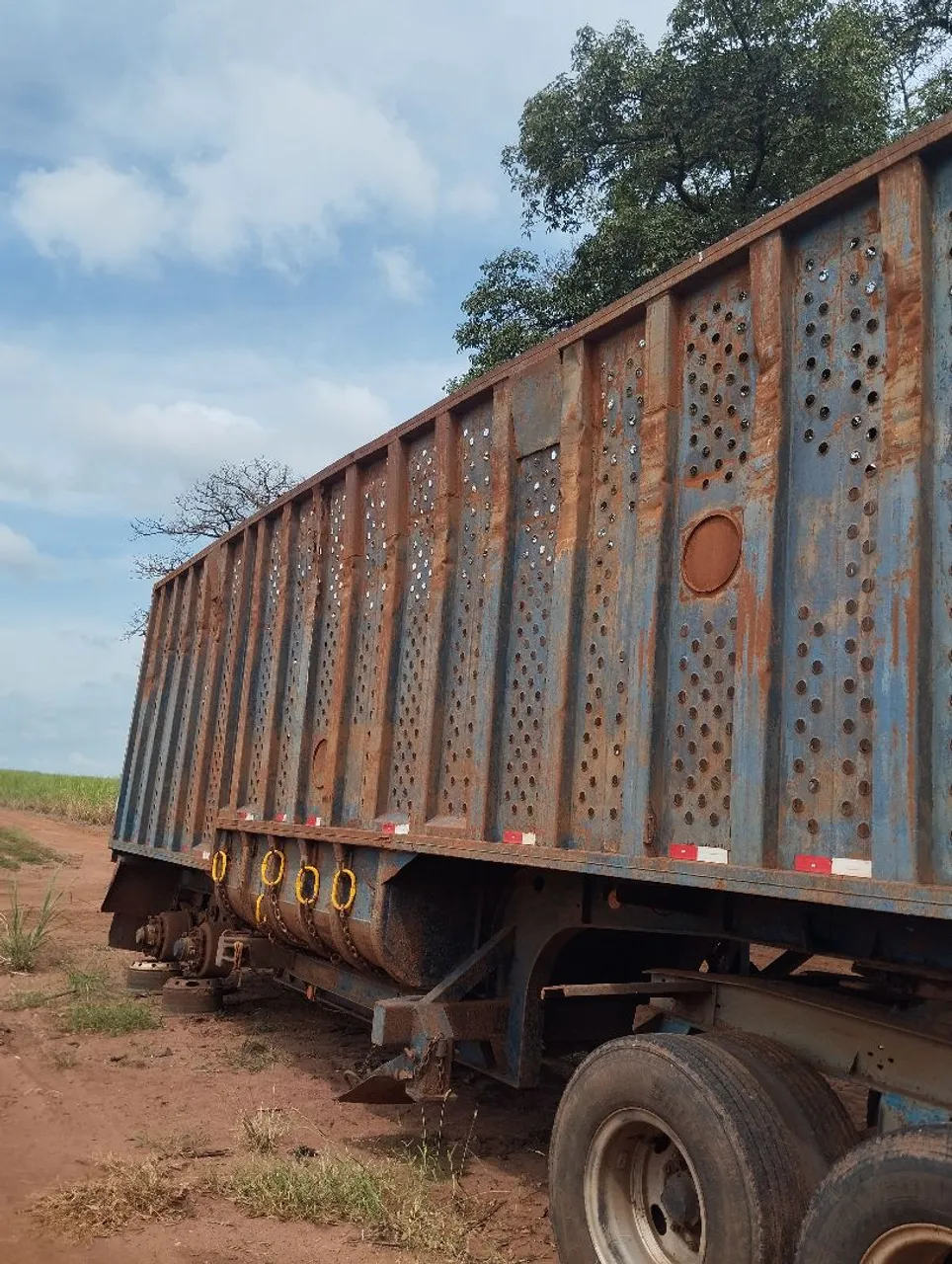 "semi reboque" no Brasil