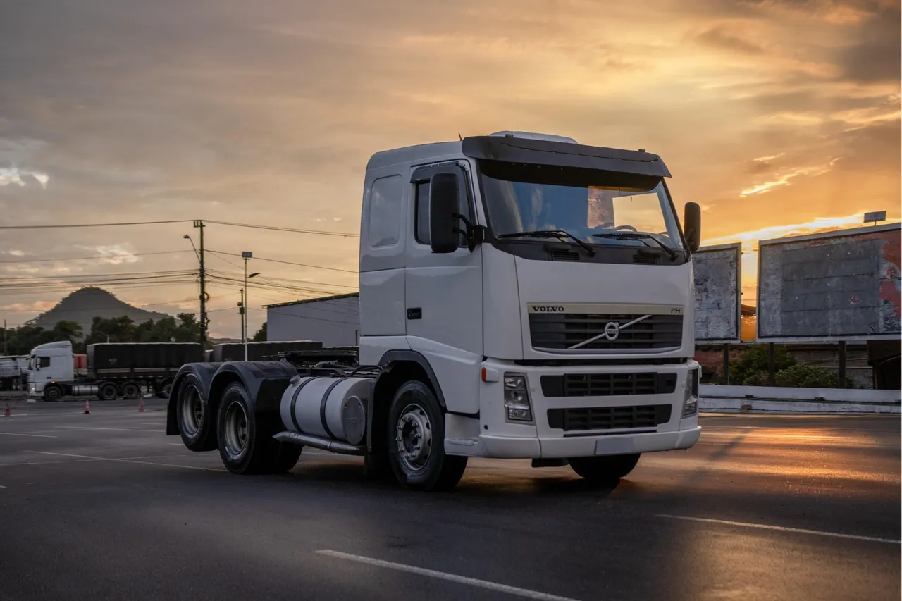 "volvo volvo" - Caminhões no Brasil