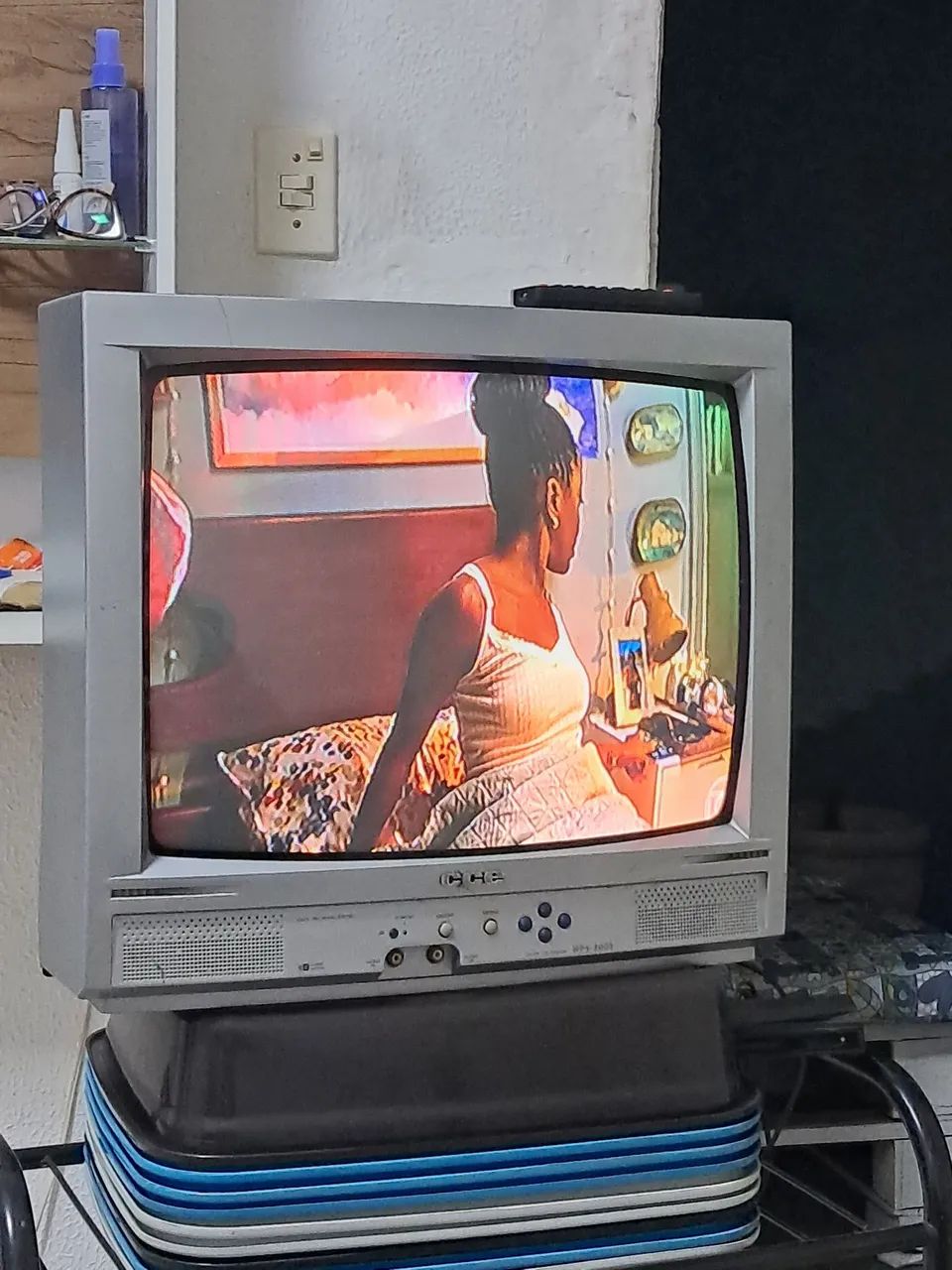 Televisão de Tubo 20.polegadas com conversor e antena - TVs - Campo ...