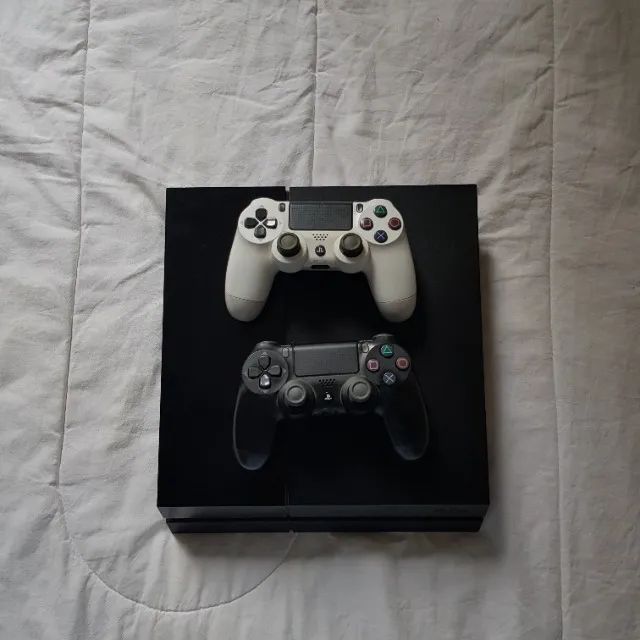 "ps4 dois controles" no Brasil