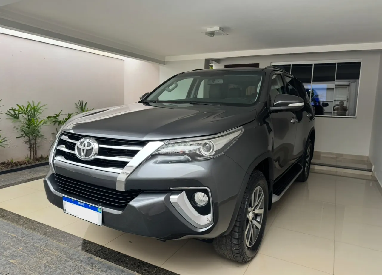 TOYOTA HILUX SW4 SRX 4X4 2.8 TDI 16V DIES. AUT. Usados e Novos