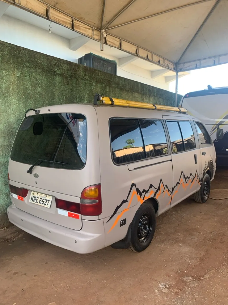 KIA MOTORS BESTA Usados e Novos