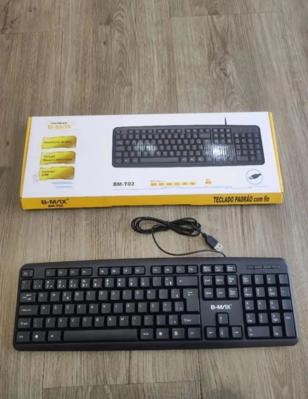 Teclado com Fio B-MAX BM-T02 USB - Padrão ABNT2, Resistente à Água ...