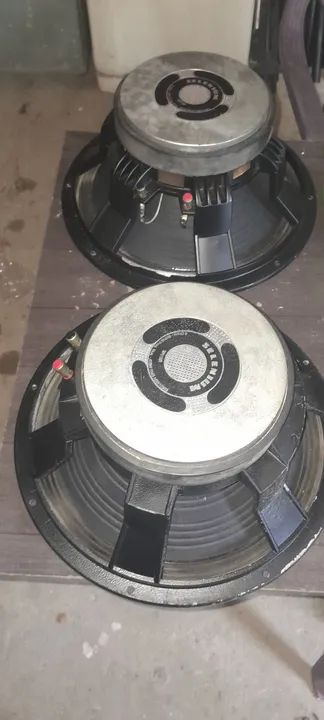 "graves de 15 polegadas" no Brasil