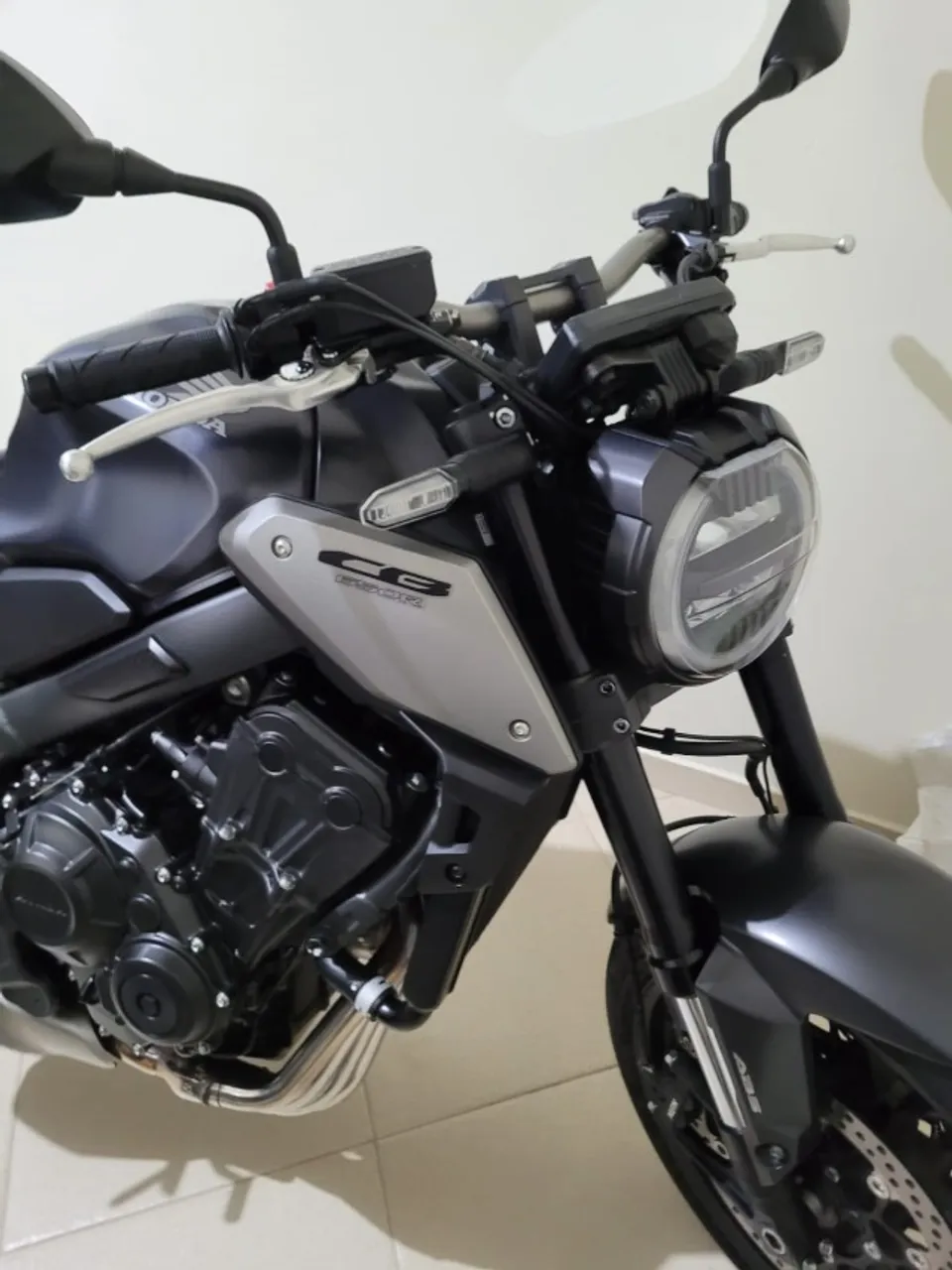 Motos HONDA CB 650R no Brasil