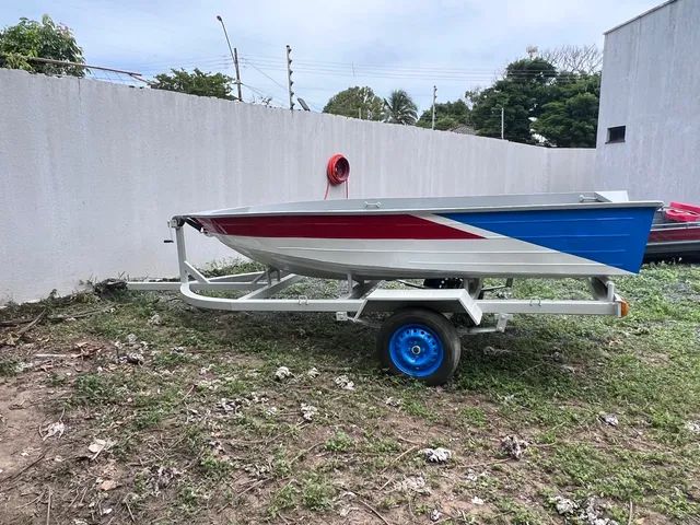 "barco com motor de centro" no Brasil