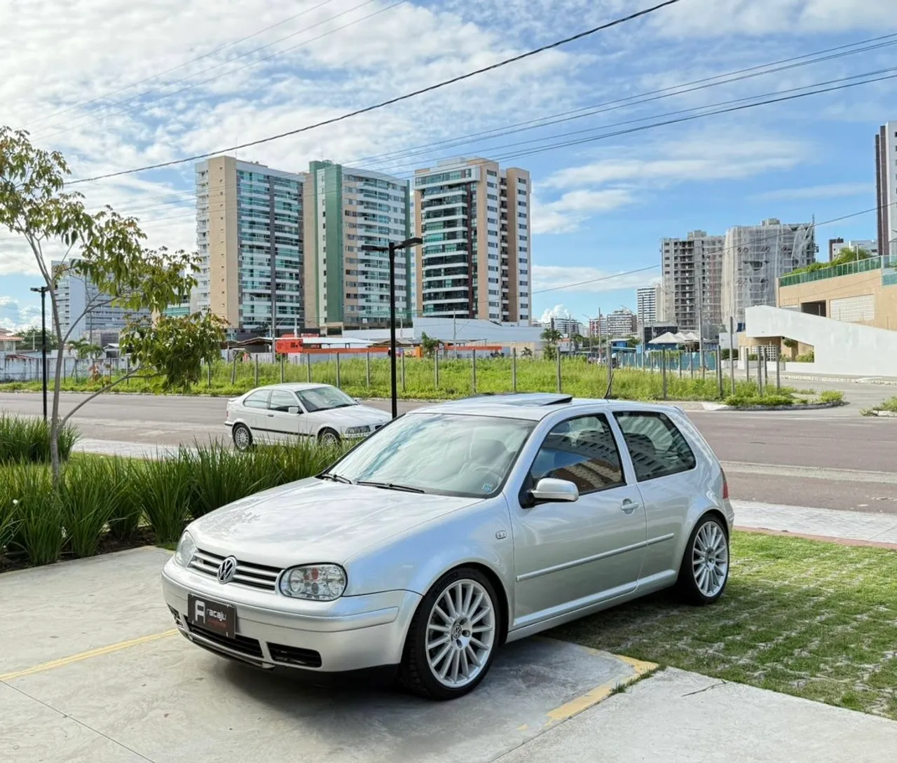 VOLKSWAGEN GOLF 2001 Usados e Novos