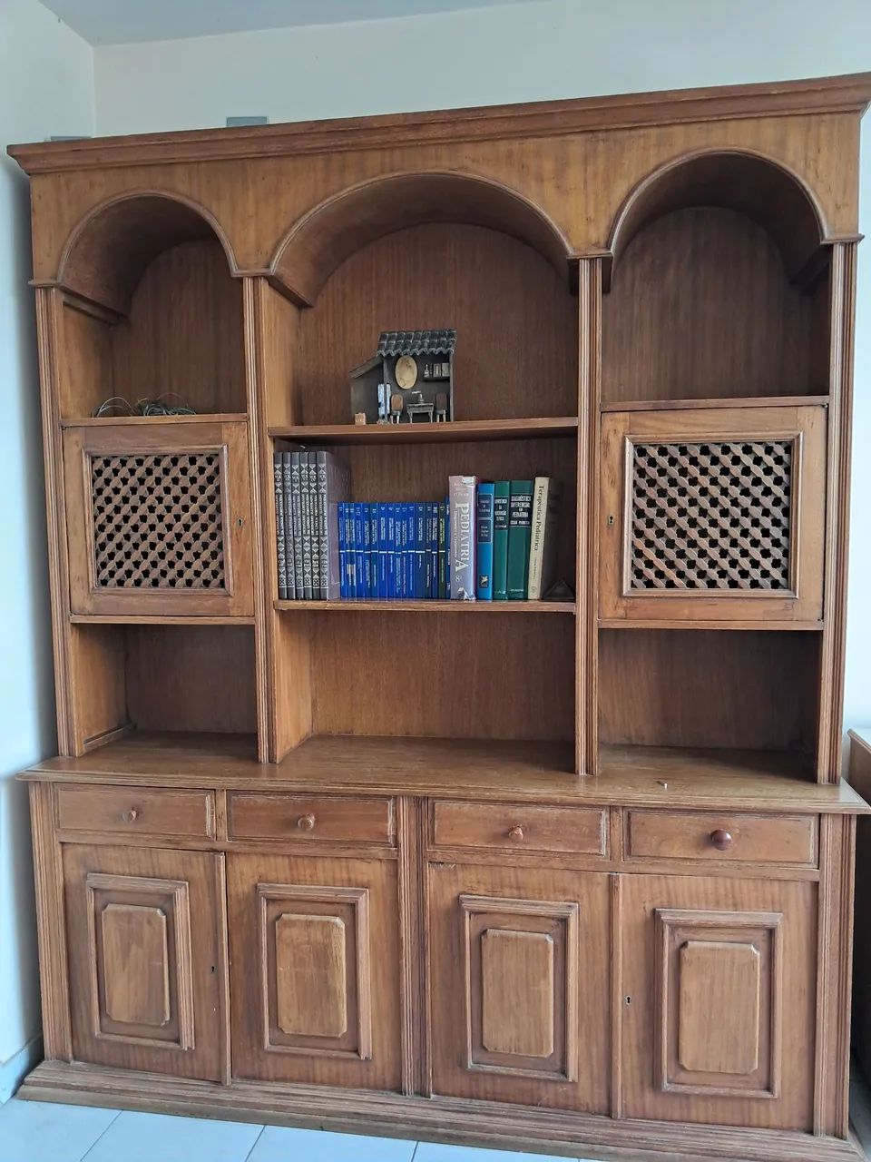 Estante madeira de lei. Altura 1.70 × profundidade 46 × largura 1,80 ...