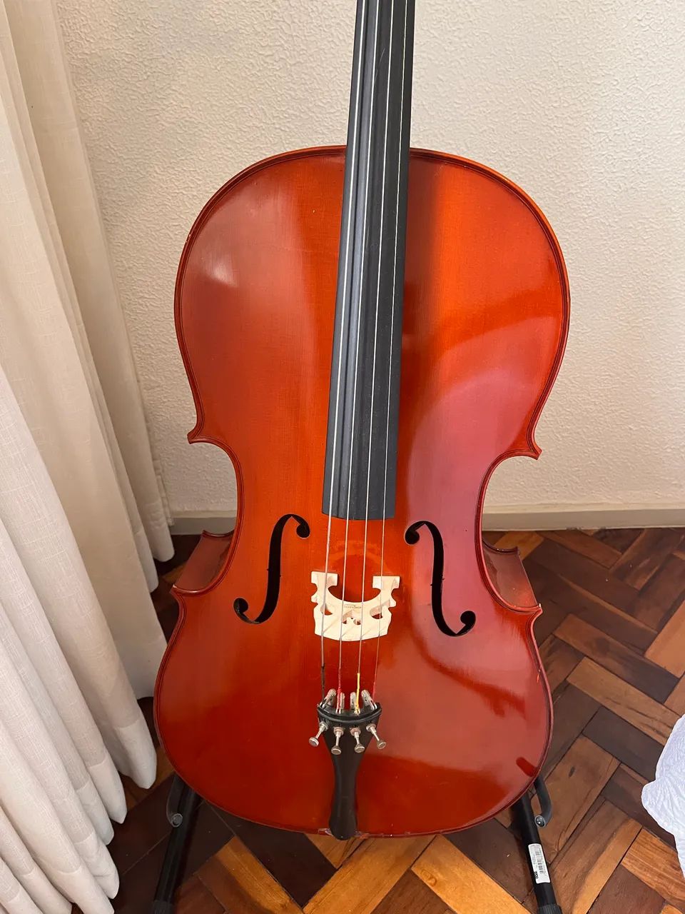 Violoncelo Michael 4/4, com suporte, arcos e cordas novas. Afinador e ...