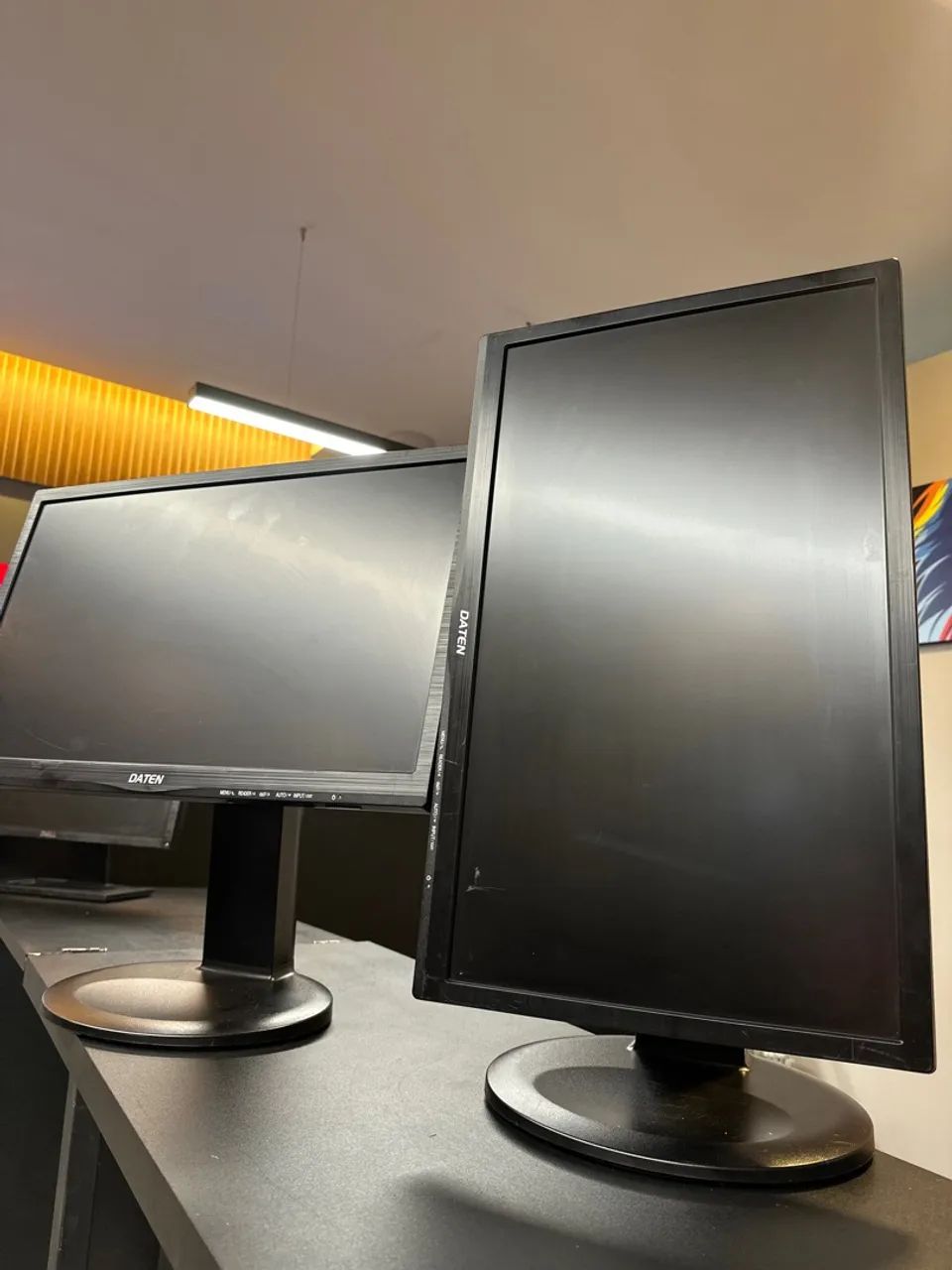 Monitores DATEN 22 Polegadas base giratória vai com NF parcelamos no ...