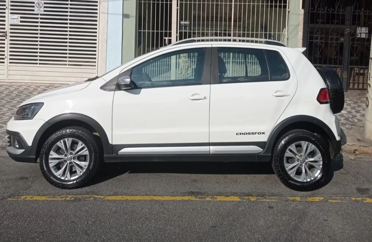 VOLKSWAGEN CROSSFOX 2017 Usados e Novos