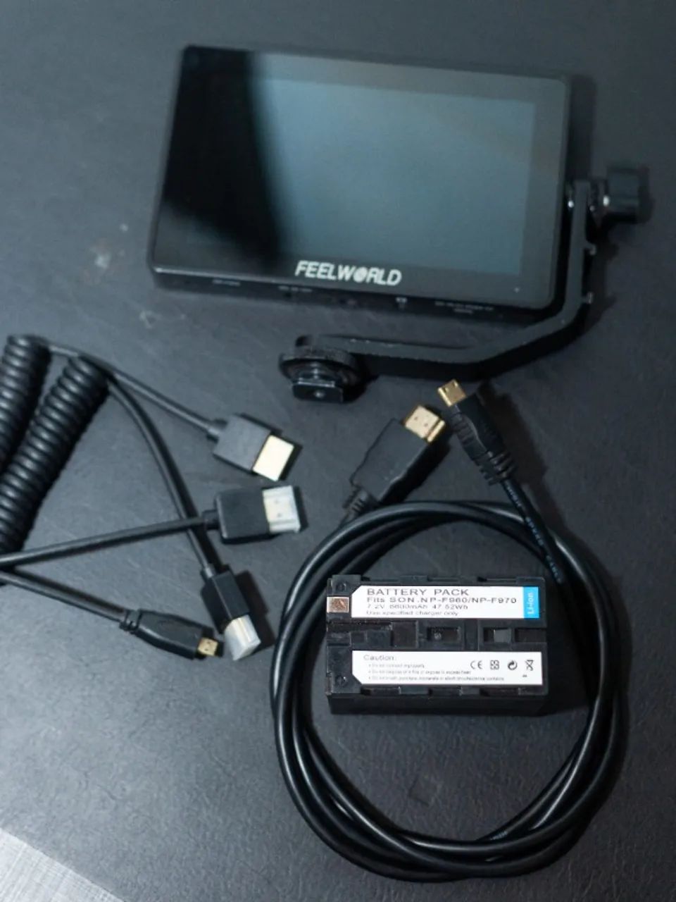 Feelworld F6 plus + 3 cabos HDMI + Bateria NP - Acessórios para Câmeras ...