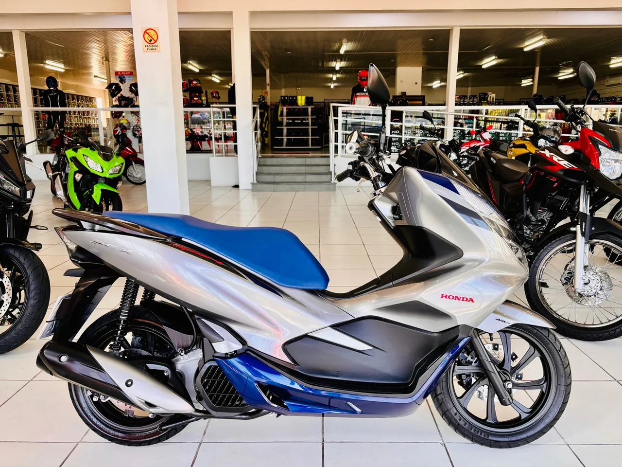 Motos Honda PCX 2021 no Brasil