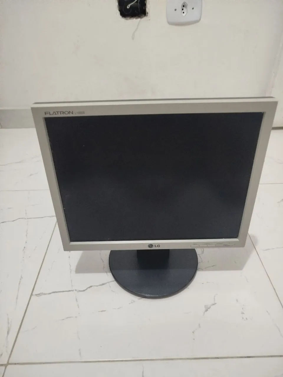 "monitor de 14 polegadas" - Monitores no Brasil