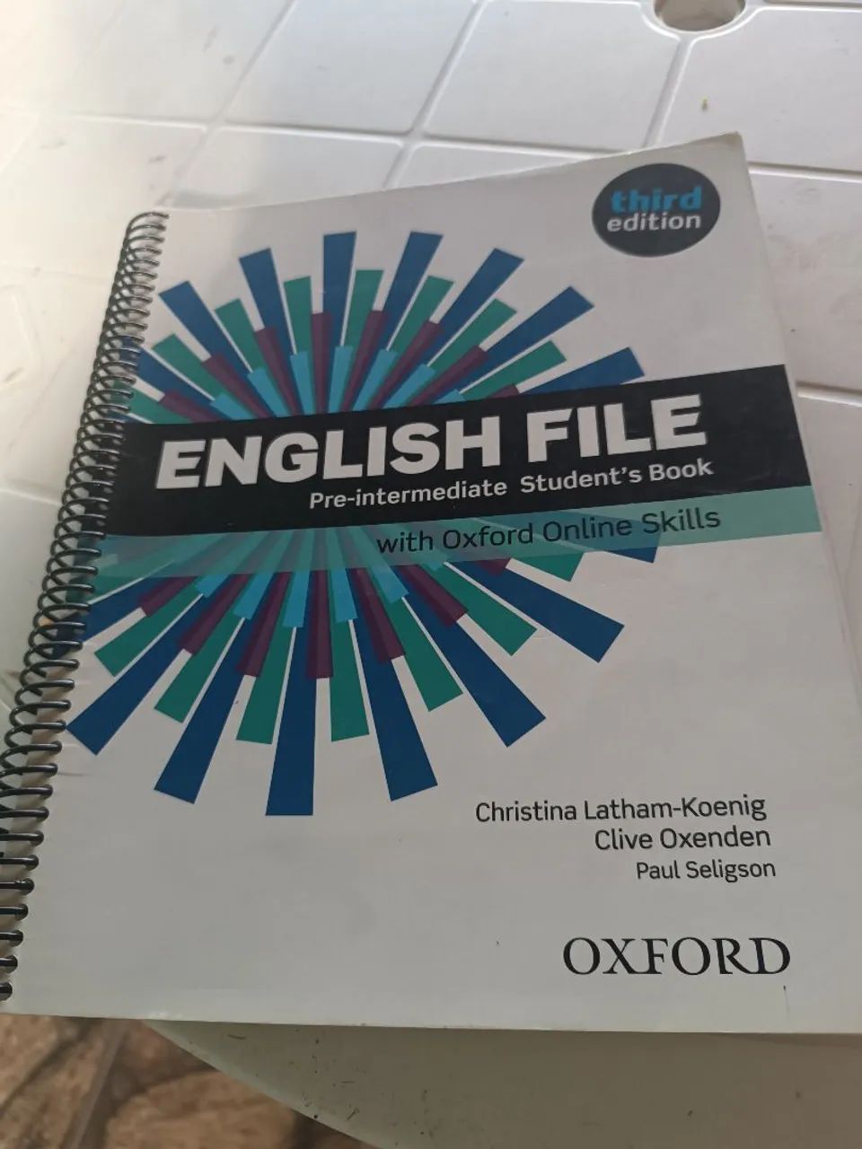 English File - Pre-intermediate Student's Book - Livros e revistas ...