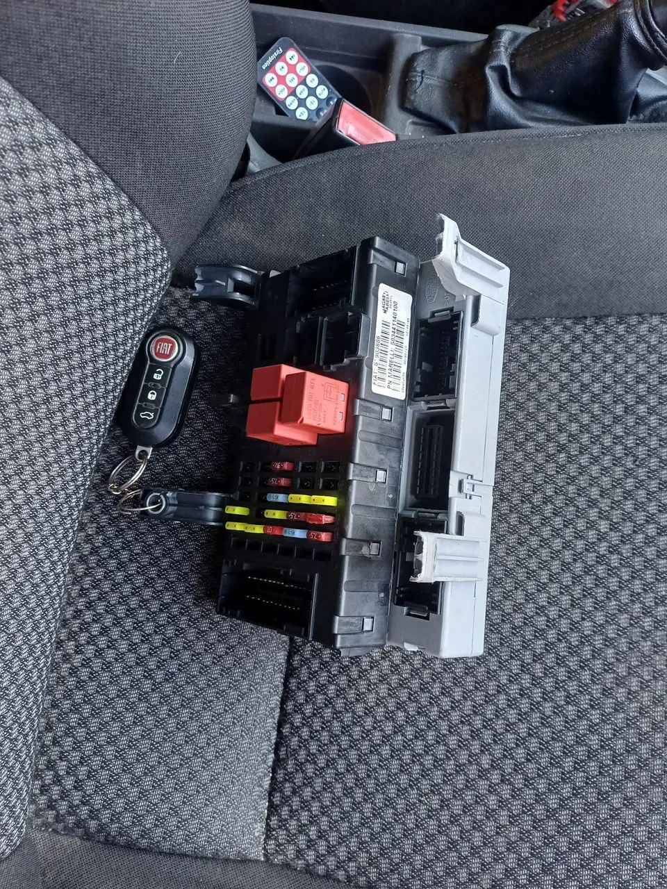 BCM fiat linea completa com chave codificada - Peças para carros, vans ...