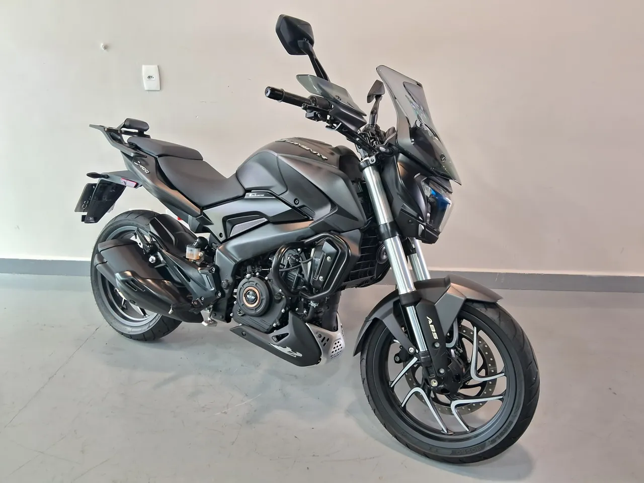 Motos BAJAJ DOMINAR 400 no Brasil
