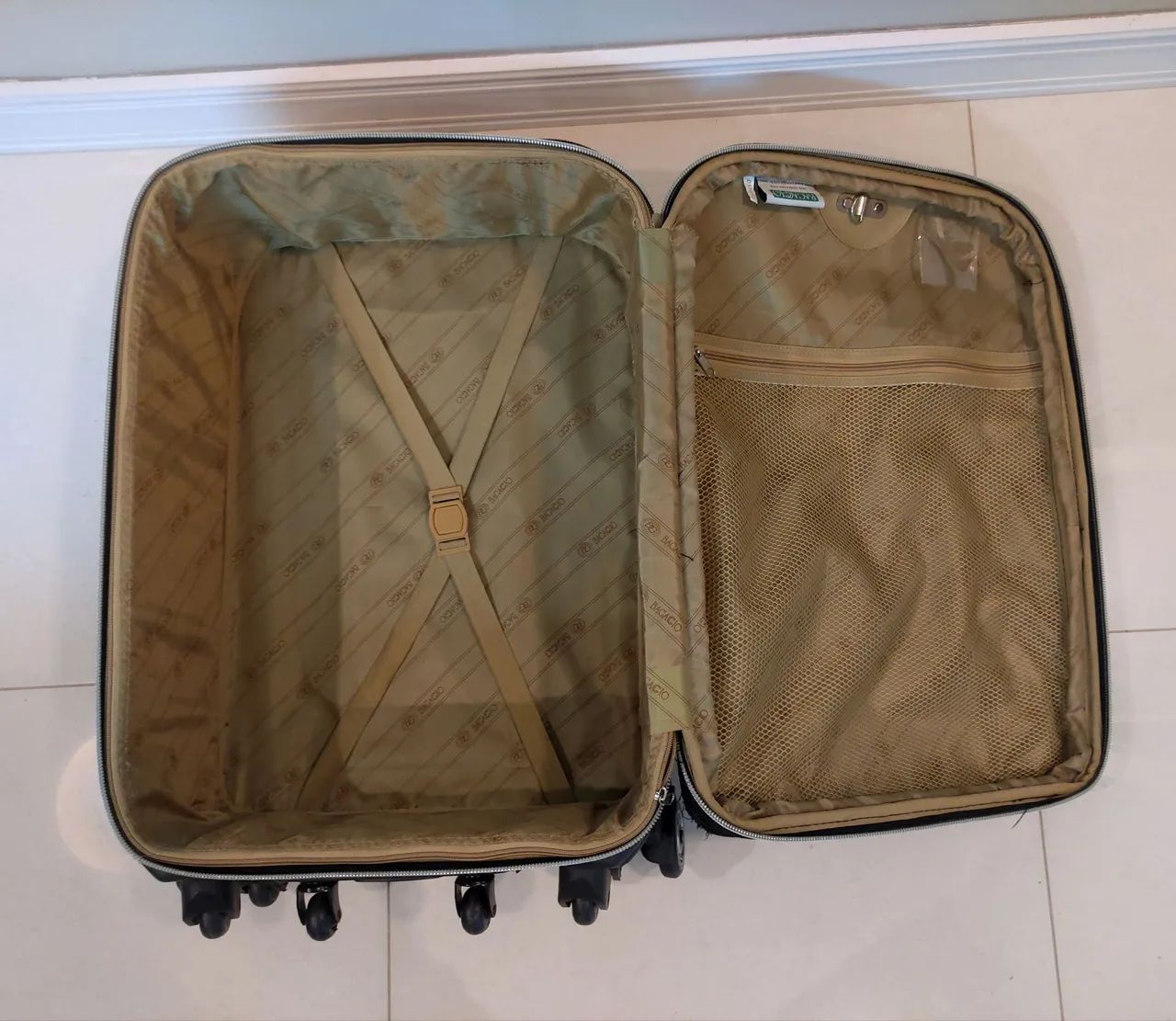 Mala de Viagem Bagaggio - Verde Musgo - Ótimo Estado - Bolsas, malas e ...