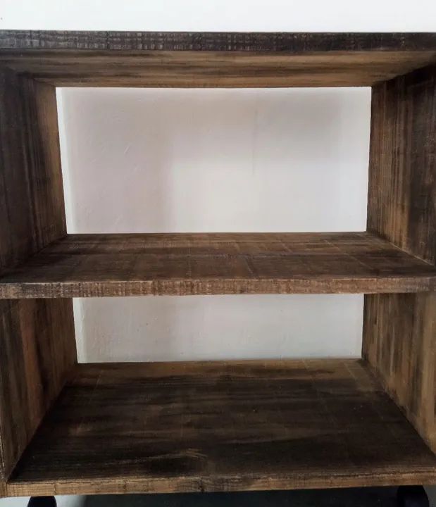 Estante pequena de madeira maciça com rodinhas, LEIA - Móveis Para ...