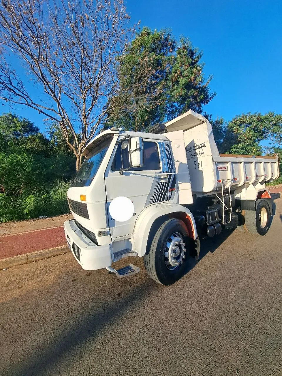 "caminhao cacamba entulho" - Caminhões no Brasil