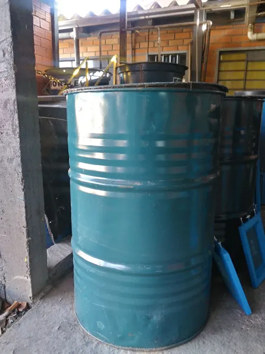 "tambores de 200 litros" no Brasil