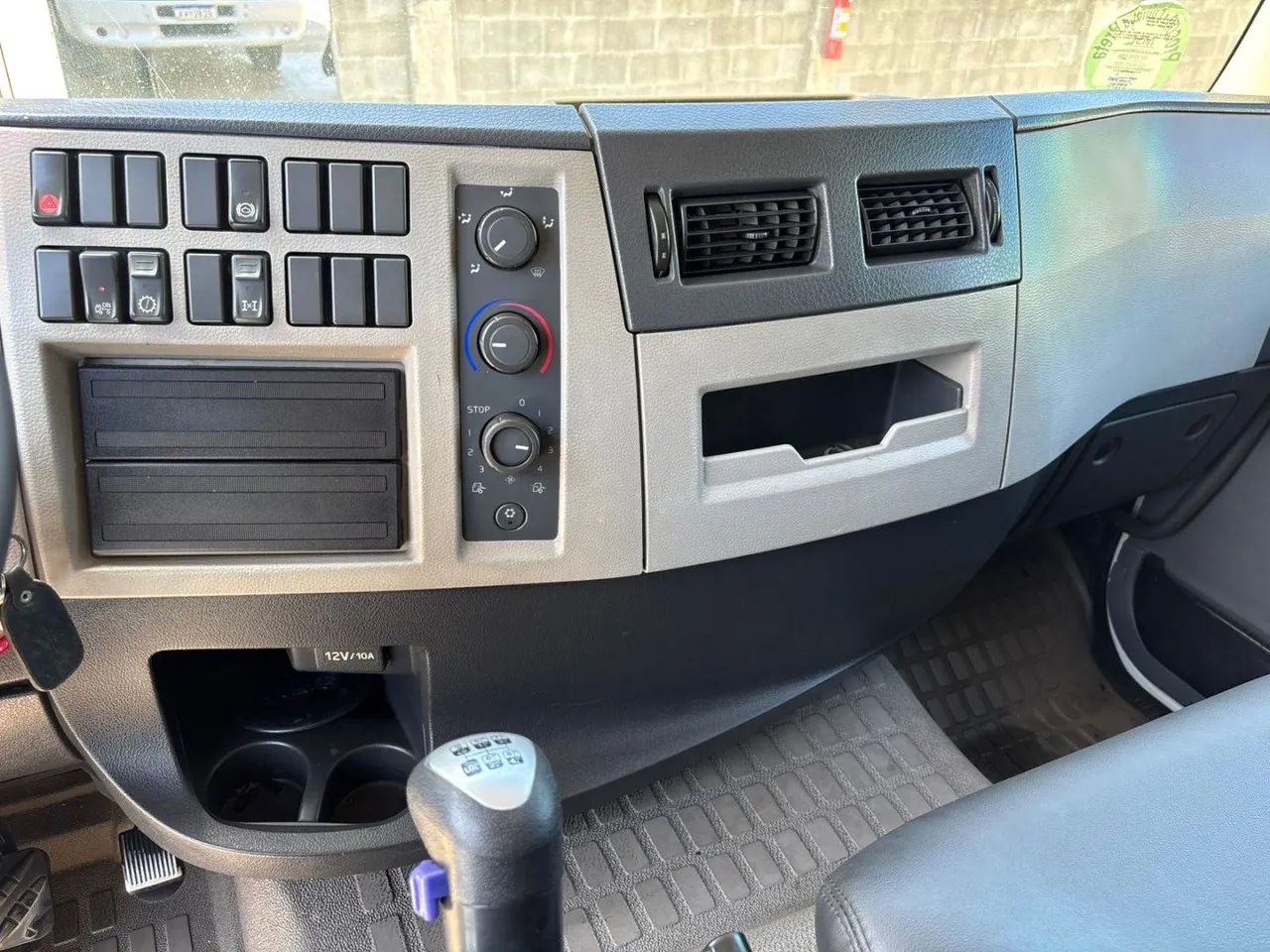 Volvo Vm 270 2013 - Caminhões - Bangu, Rio de Janeiro 1505168004 | OLX