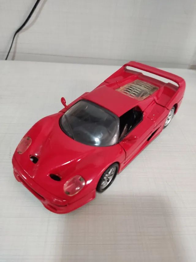 "miniatura ferrari 1 24" no Brasil