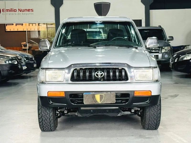 TOYOTA HILUX 2002 Usados e Novos