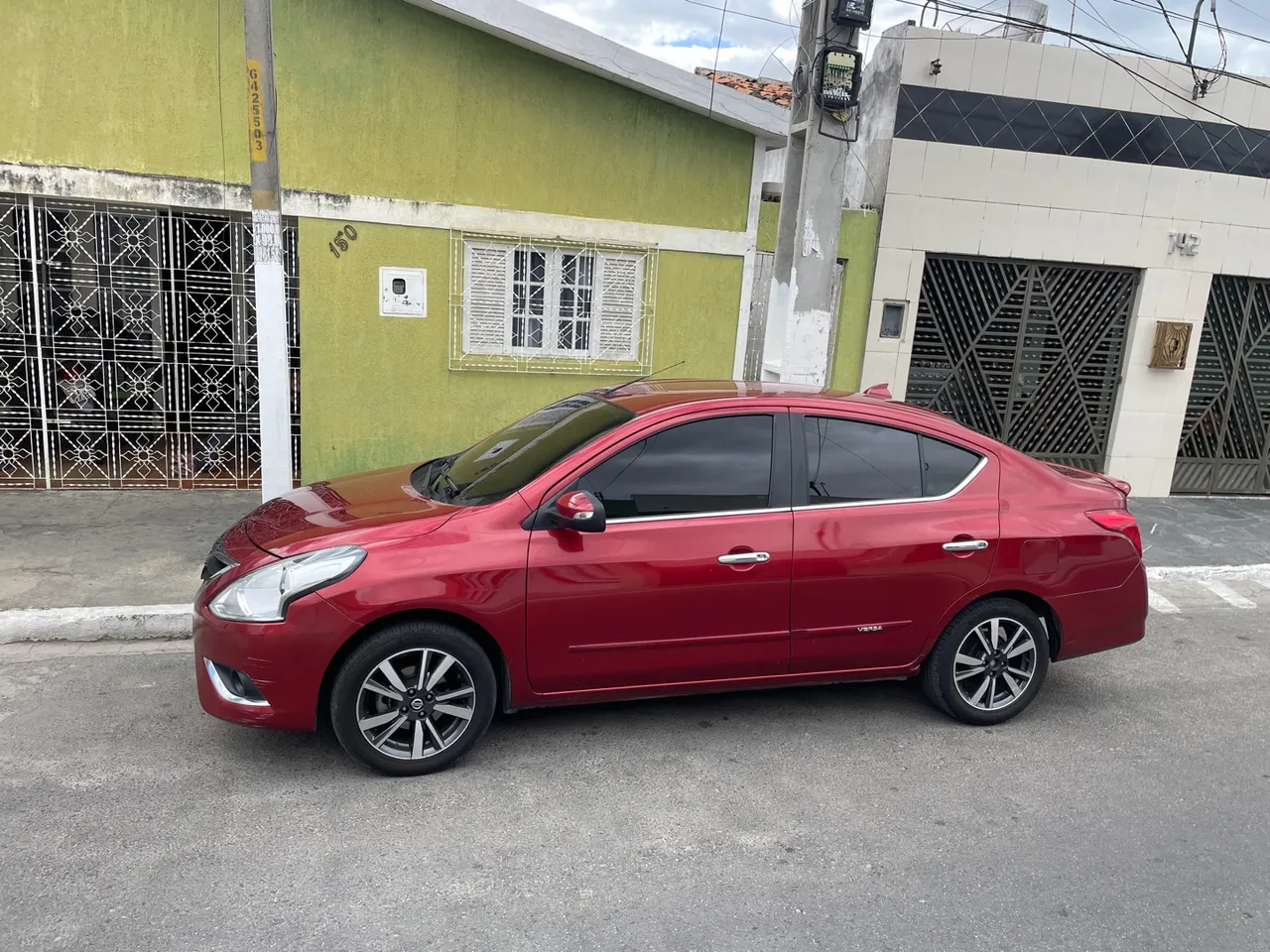 NISSAN VERSA 2018 Usados e Novos
