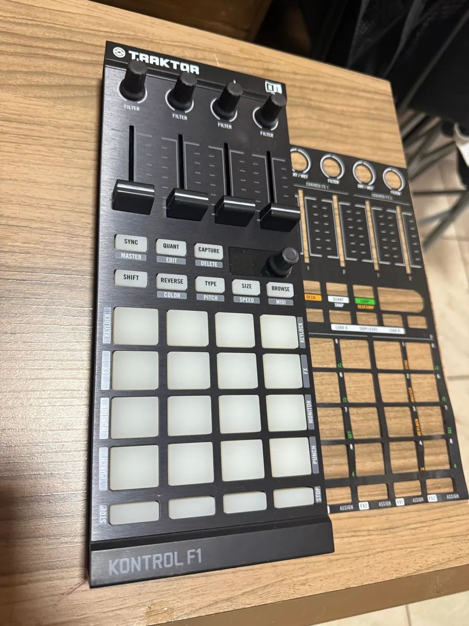 Controladora Native Instruments Traktor Kontrol F1 - Original ...