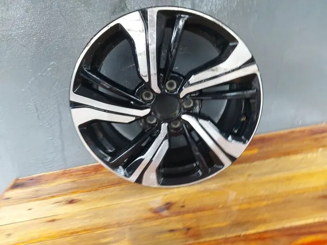 "rodas de carro" - Peças para carros, vans e utilitários no Brasil