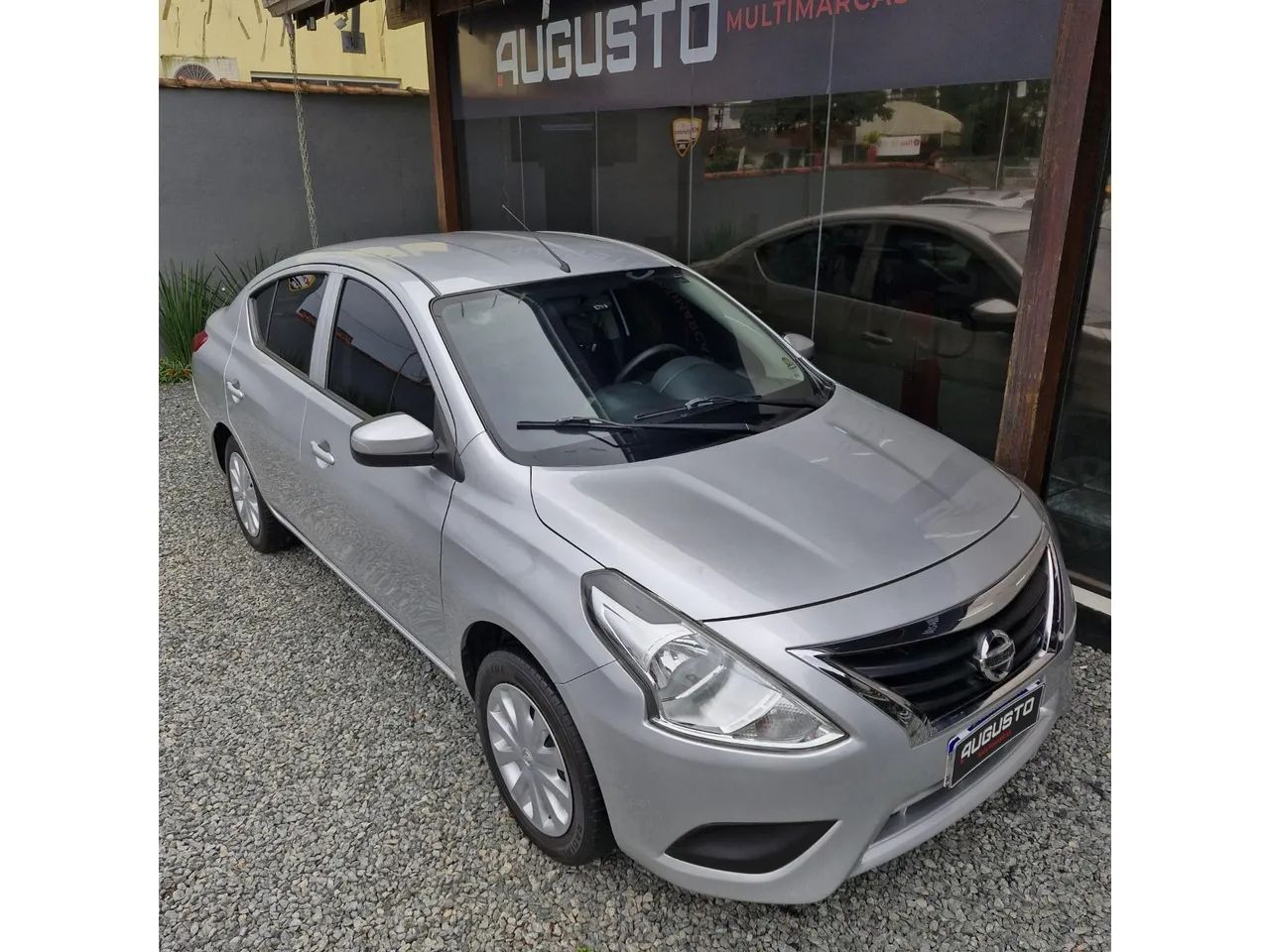 NISSAN VERSA Usados e Novos