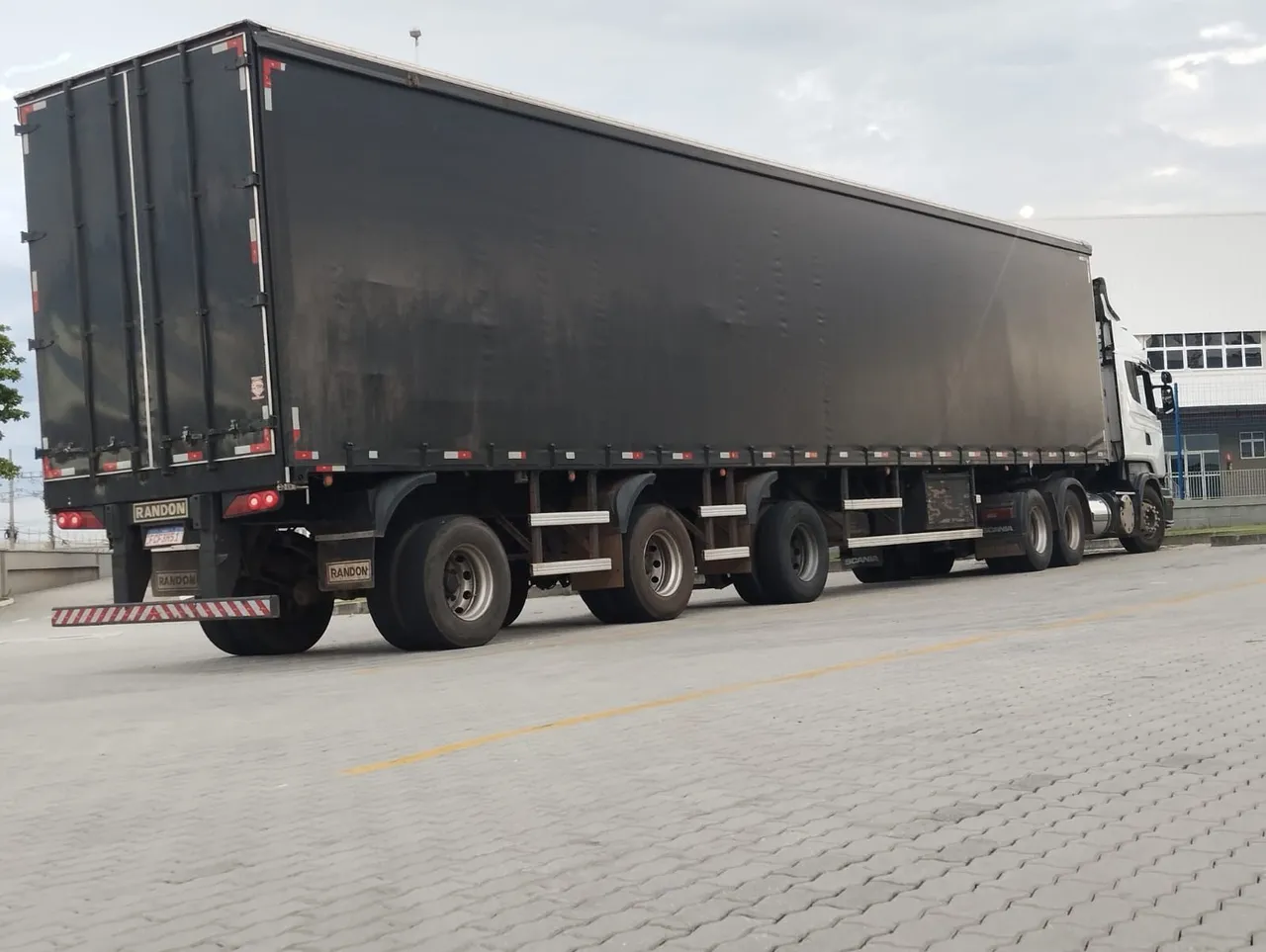 "sider para caminhao" - Caminhões no Brasil