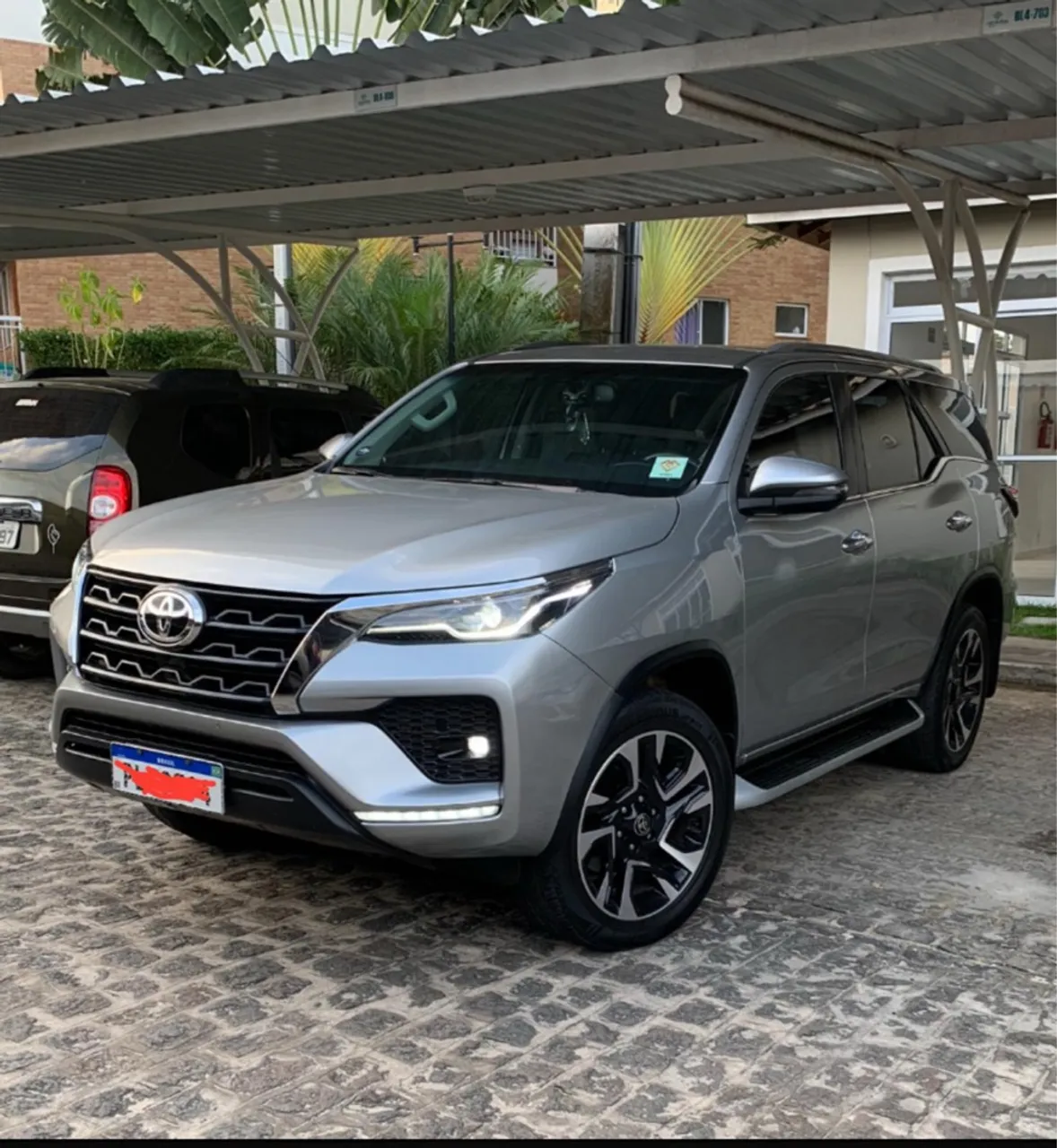 TOYOTA HILUX SW4 SRX 4X4 2.8 TDI 16V DIES. AUT. Usados e Novos