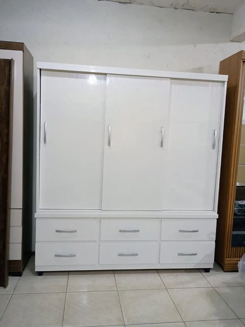 Guarda-Roupas casal em bloco de madeira - novo - Armários e Guarda ...