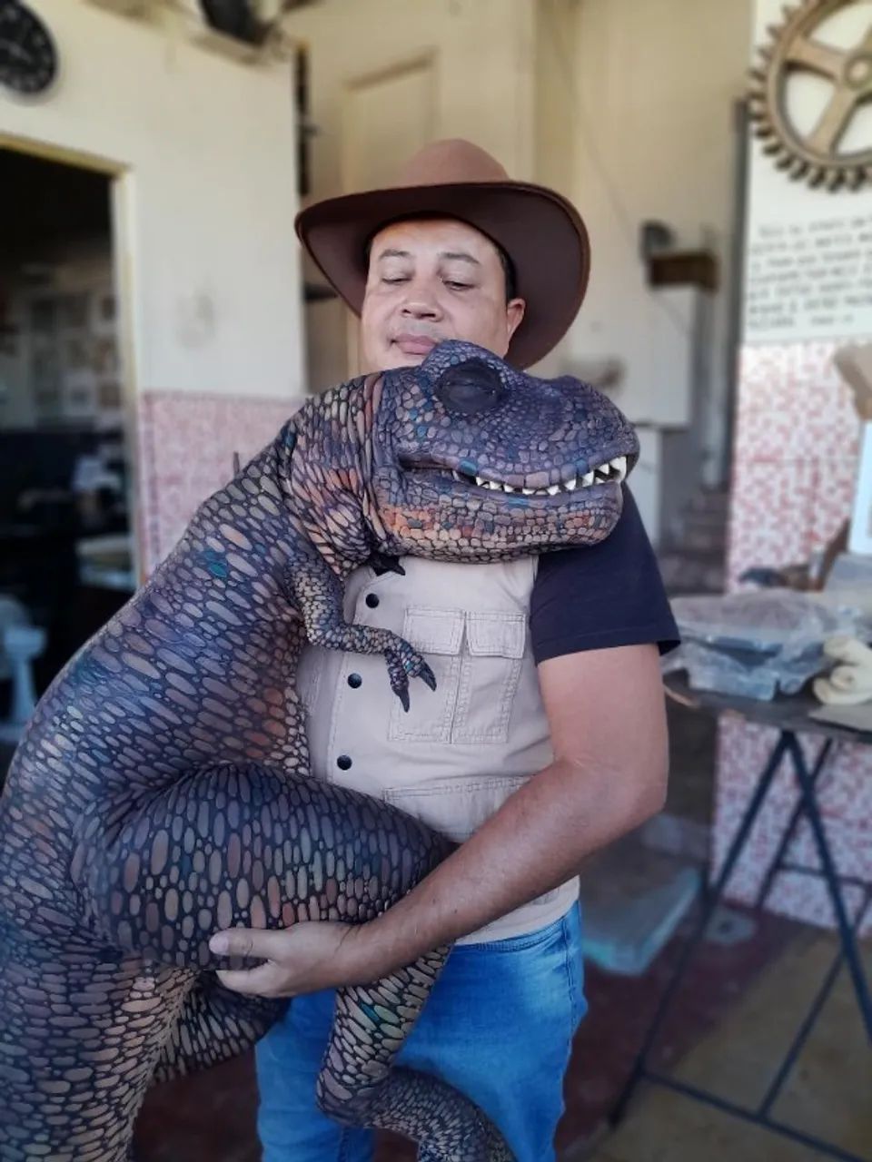 Dinossauro filhote de T.Rex para apresentação e espetáculo ...