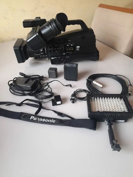 Filmadora profissional Panasonic HMC Ag80 - Câmeras e Filmadoras ...