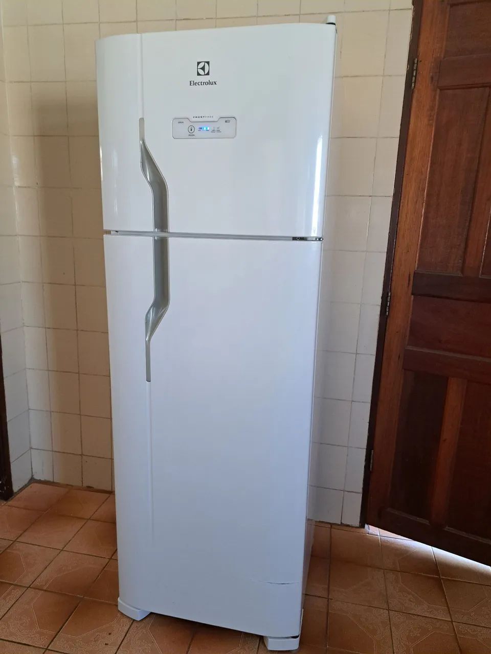 Na compra da Geladeira, leva uma Árvore de Natal de brinde ...