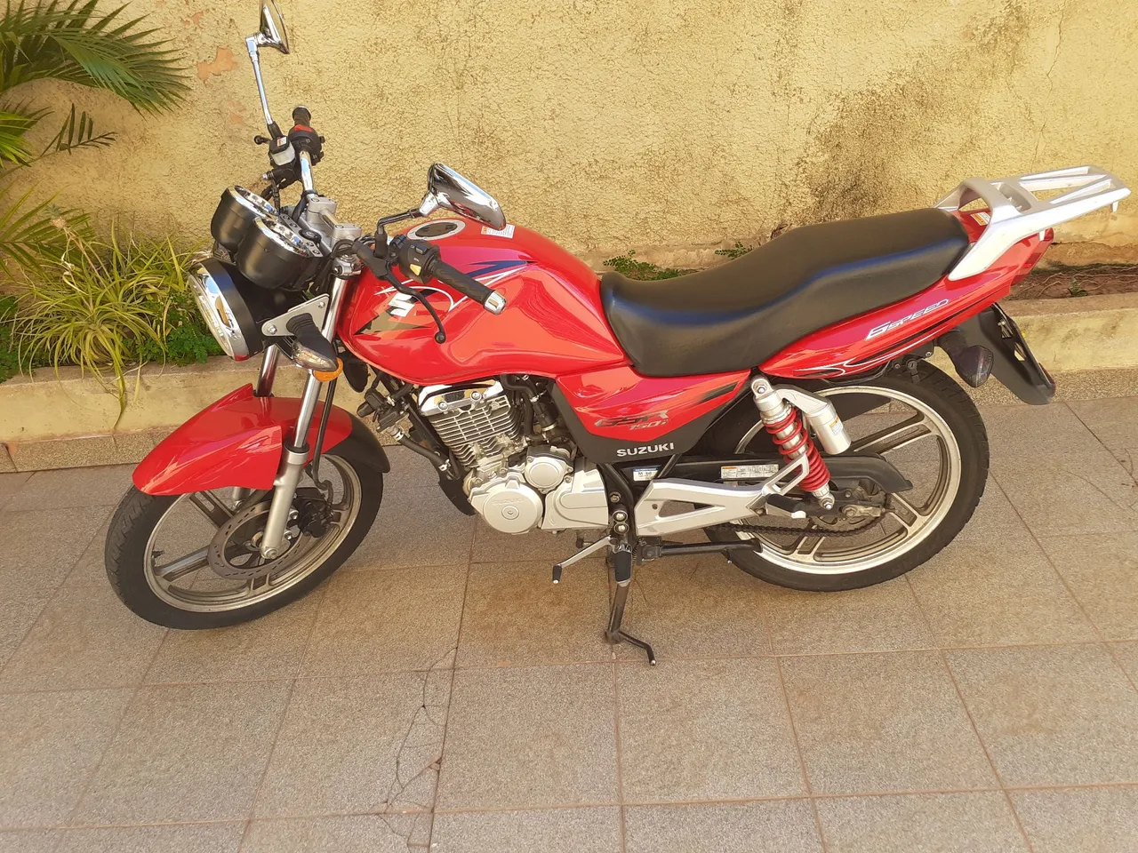 Motos SUZUKI GSR no Brasil