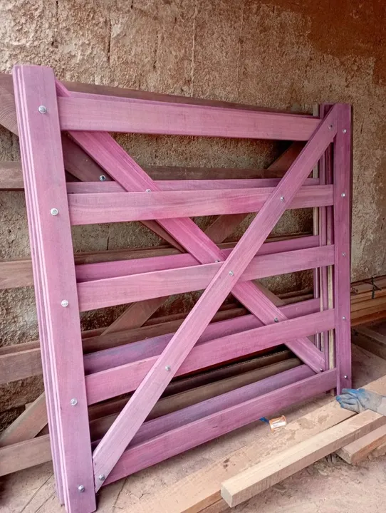 "porteira de madeira" no Brasil