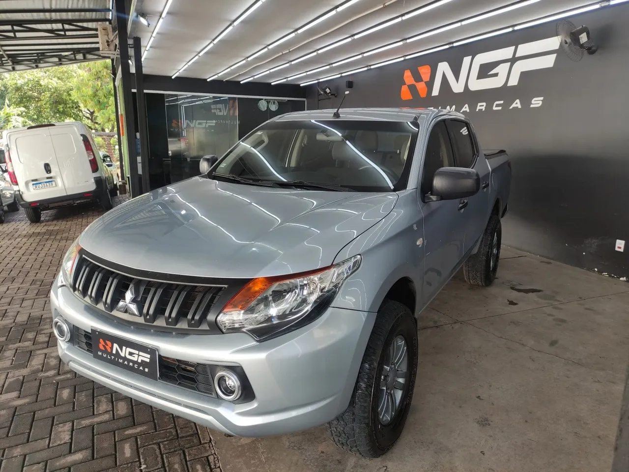 "mitsubishi l200 2020" - Carros Usados e Novos à venda
