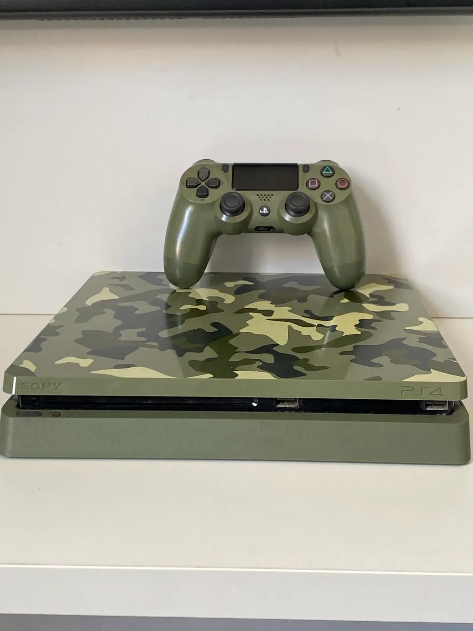 PS4 1TB Edição Limitada Call of Duty WWII - Consoles de Vídeo Game ...