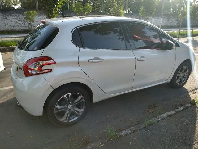 PEUGEOT 208 2013 Usados e Novos