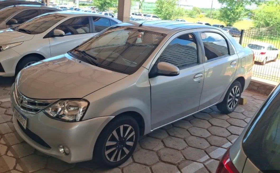 TOYOTA ETIOS 2015 Usados e Novos