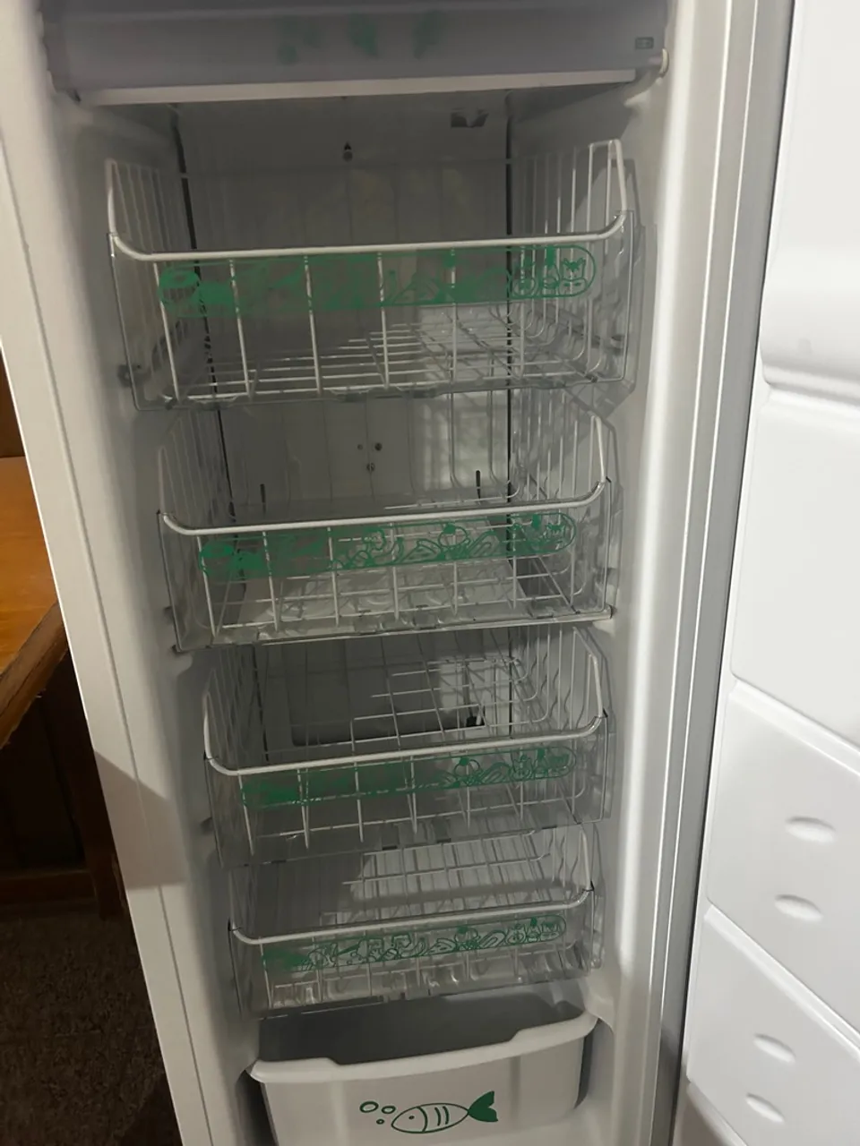 "freezer vertical 121 litros" - Geladeiras e Freezers no Brasil