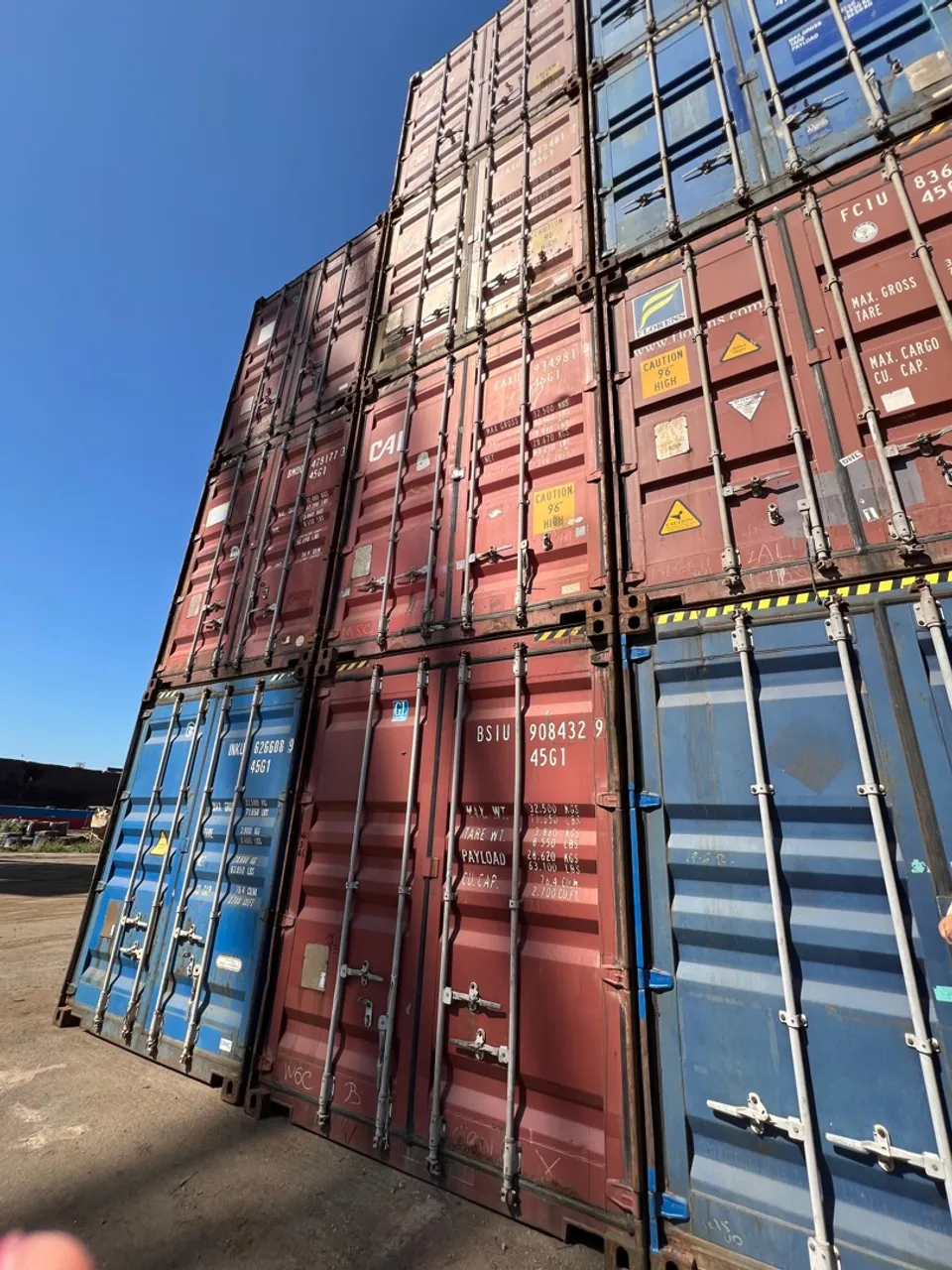 "container de 40 pes" no Brasil