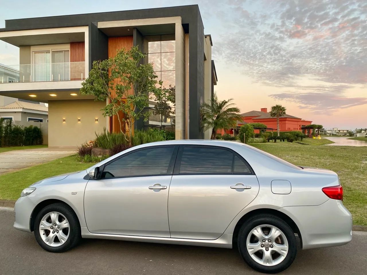 TOYOTA COROLLA 2010 Usados e Novos no RS