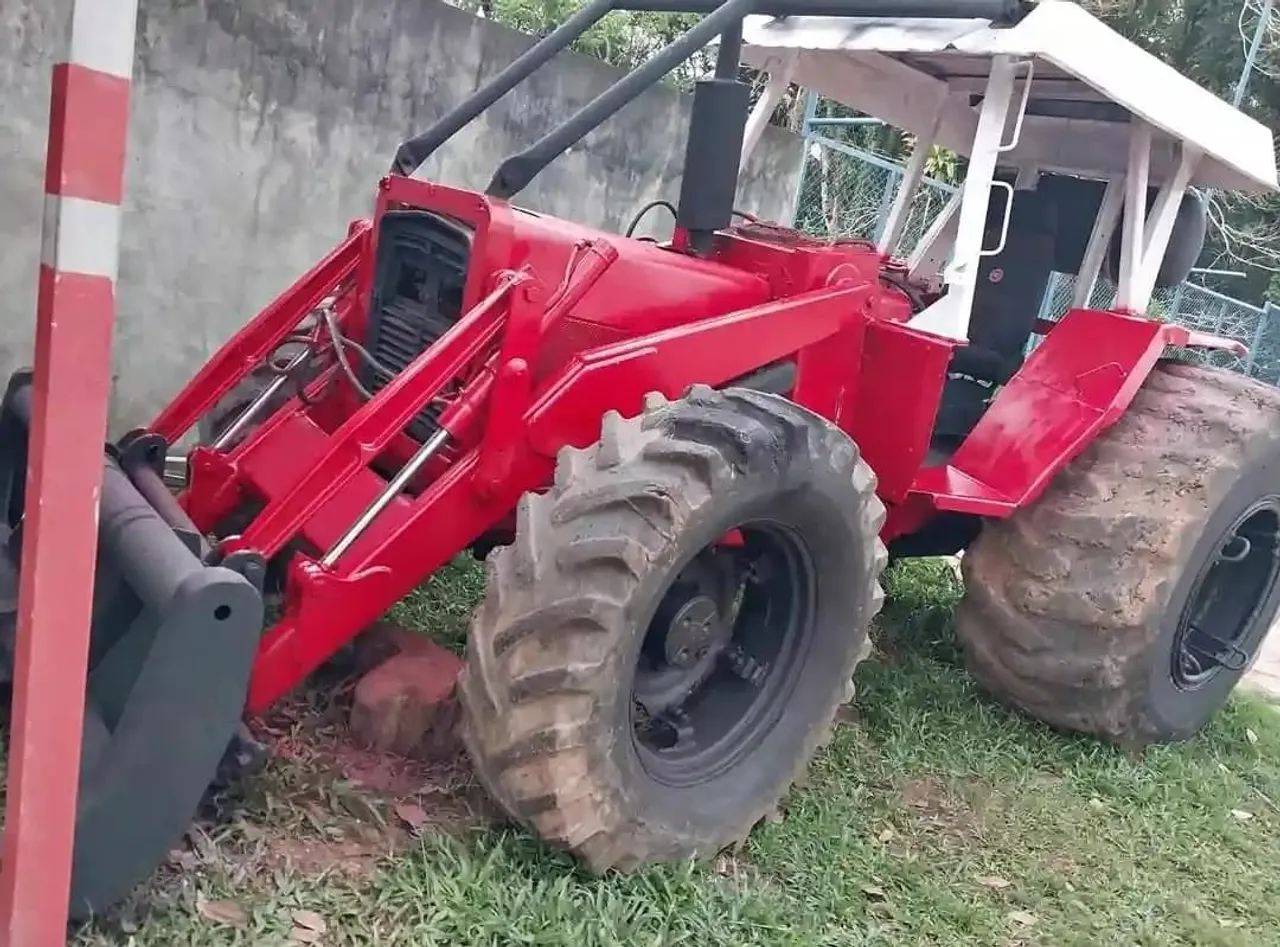 "trator pequeno" - Tratores e máquinas agrícolas no Brasil