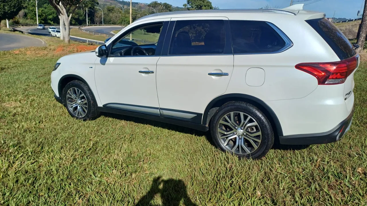 MITSUBISHI OUTLANDER 2018 Usados e Novos